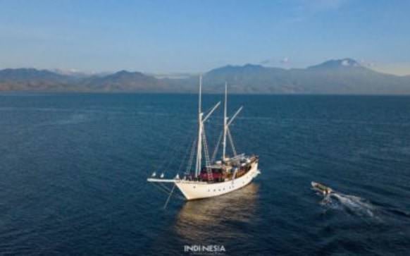 High-end Cruise on a Phinisi Boat | Jakare Liveaboard